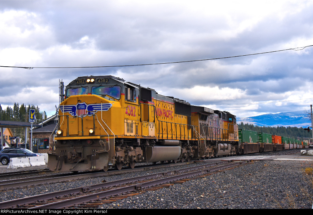 UP 4382 WB Roseville(Donner Pass) Sub